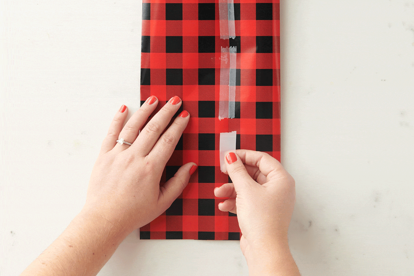 How to Wrap Odd-Shaped Gifts: DIY Zazzle Ideas How to Wrap Odd-Shaped Gifts: DIY Zazzle Ideas